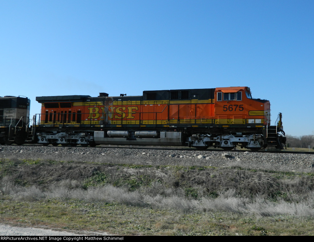 BNSF 5675